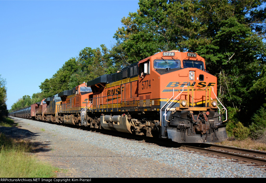 BNSF 5774 CSX Train K140 Crude Oil Loads